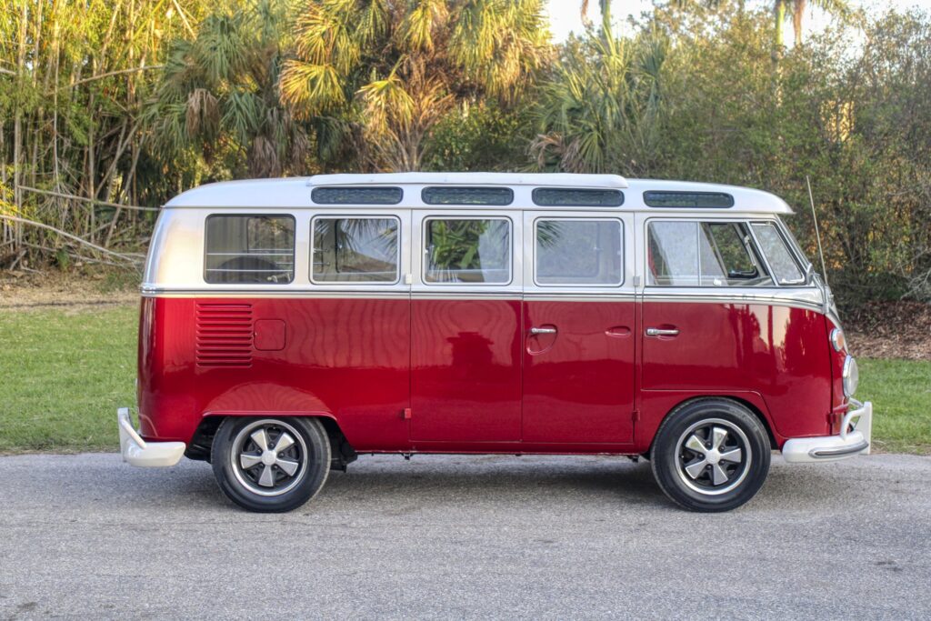 VOLKSWAGEN TYPE II 21-WINDOW BUS | Vintage Motors of Sarasota Inc.