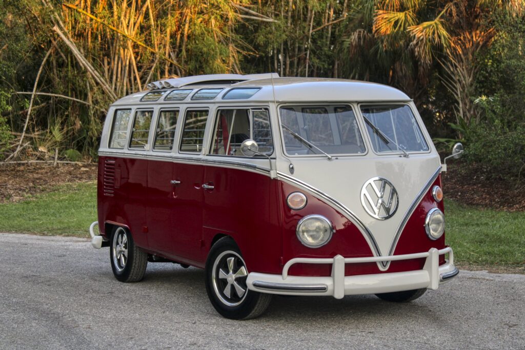 VOLKSWAGEN TYPE II 21-WINDOW BUS | Vintage Motors of Sarasota Inc.